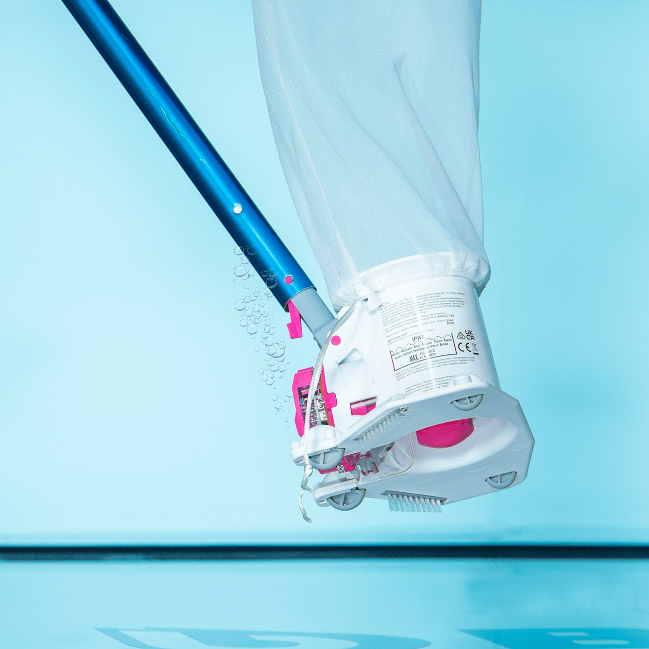 Kabellose Poolsauger mit einer Saugleistung bis zu 75 Minuten